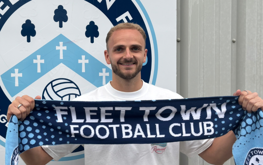 Fleet Town FC Signs Tom Smith From Farnham Town!